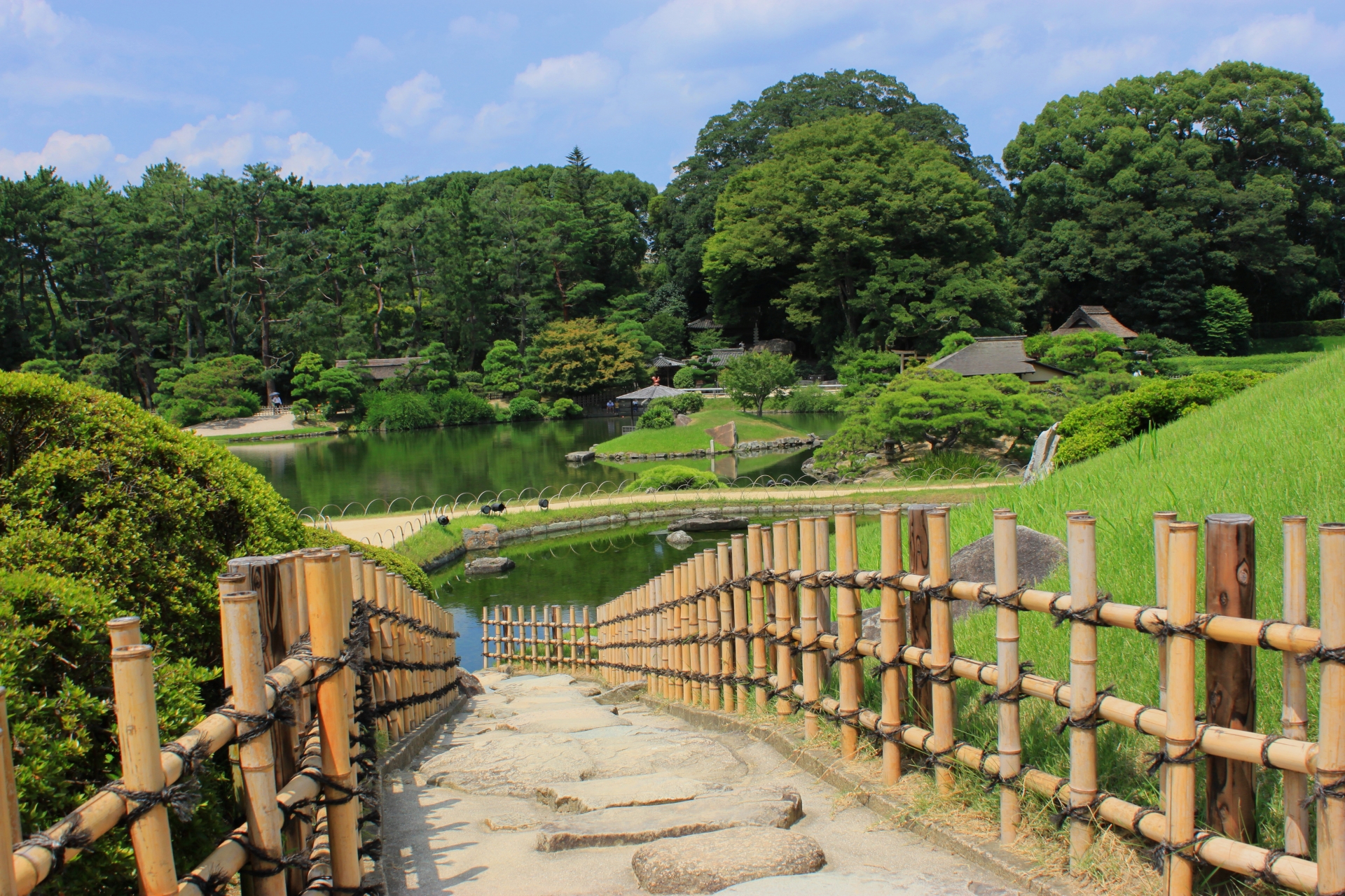 Korakuen, one of Japan's three legendary gardens | Let's SEE Japan