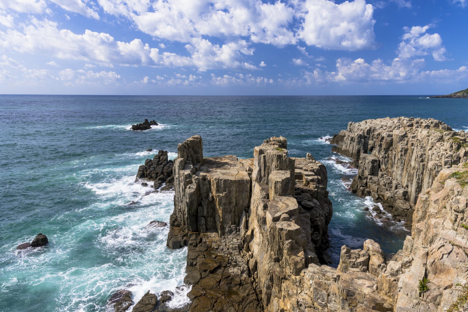 Fukui, Tojinbo: The famous sea-battered cliffs of Japan | Let's SEE Japan