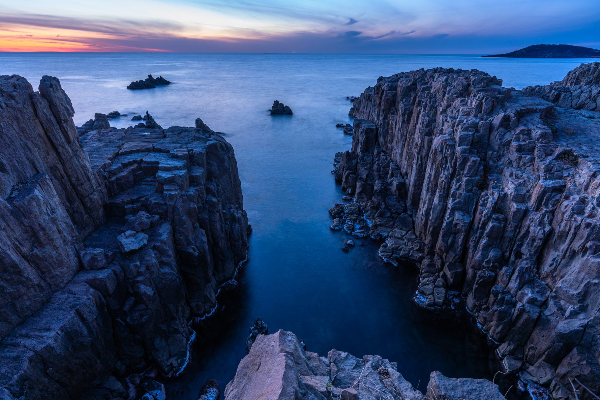 Fukui, Tojinbo: The famous sea-battered cliffs of Japan | Let's SEE Japan